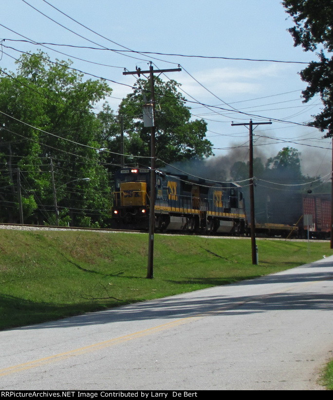 CSX 5970 5971 A new coat of paint does not hide the problem